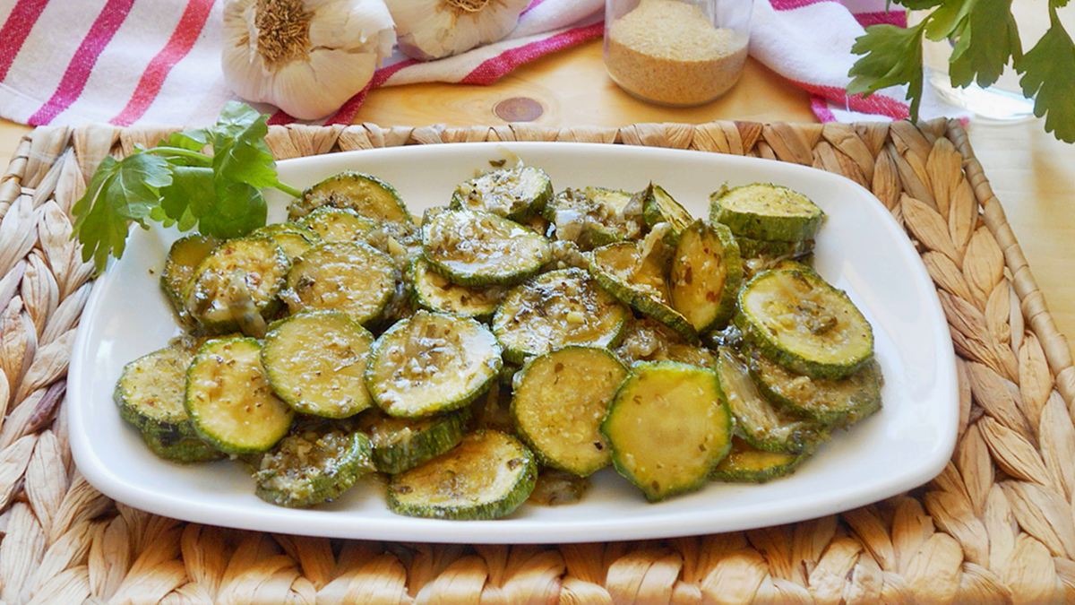 Courgettes poêlées aux fines herbes et au vin blanc léger et savoureux
