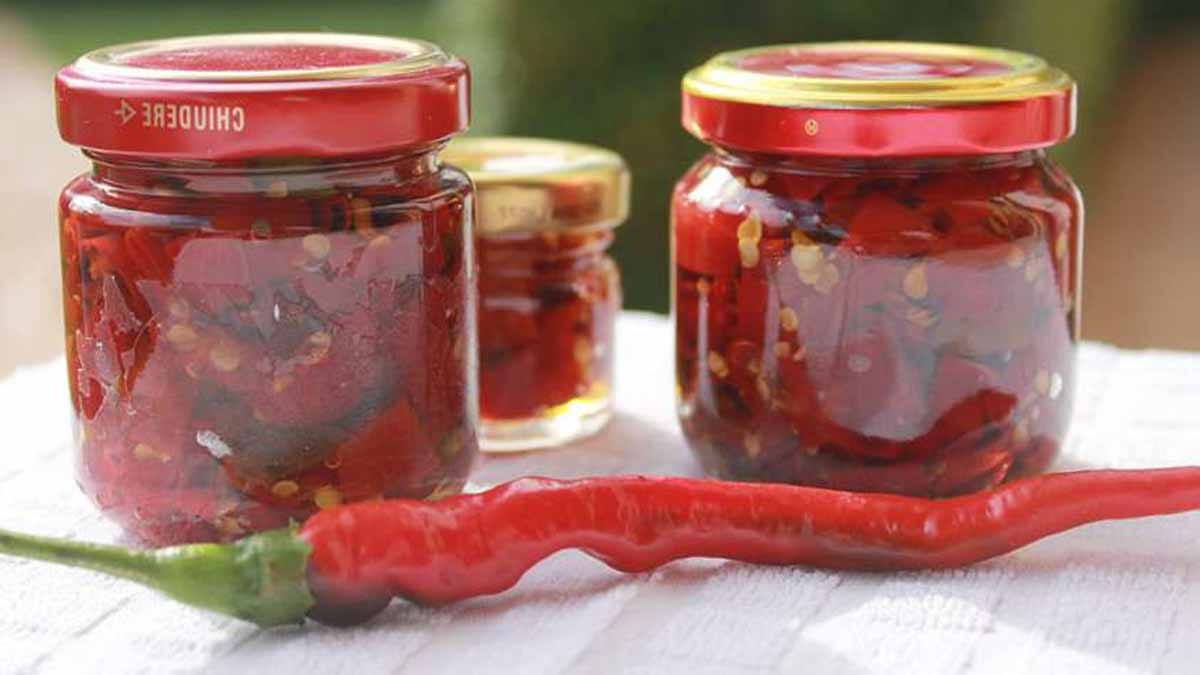 Comment faire de l'huile pimentée: la meilleure recette