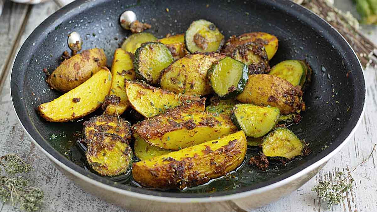 Pommes de terre et courgettes poêlées au safran riches en saveur