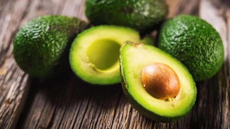 Quelles méthodes pour conserver la fraicheur et la couleur des avocats