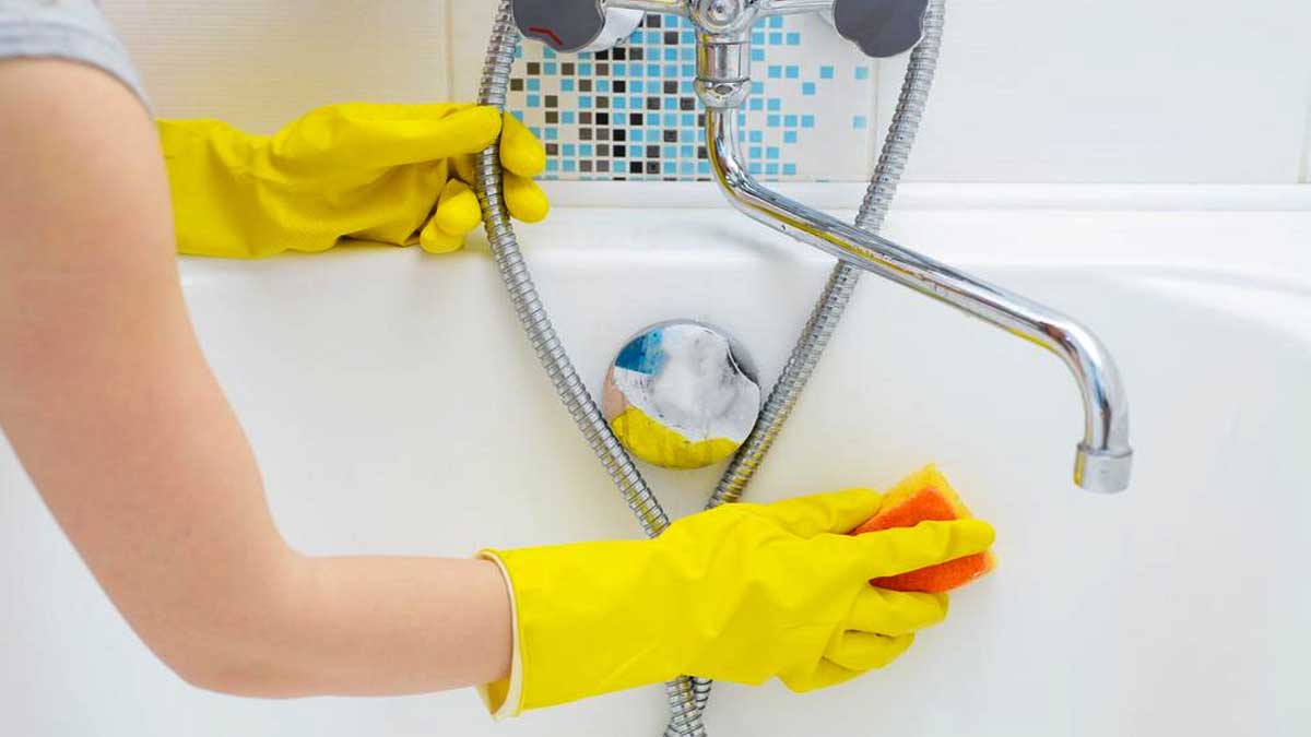 3 méthodes utilisées par les hôtels pour faire briller la salle de bain