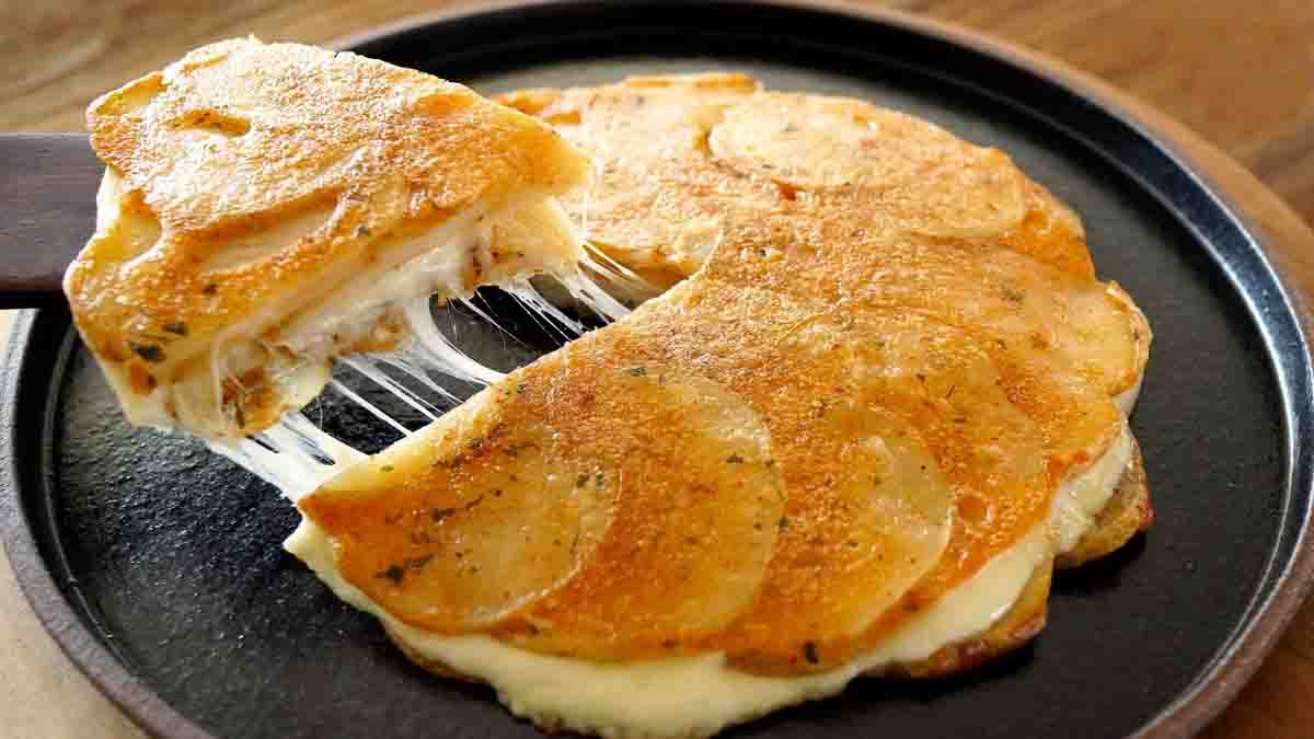 3 pommes de terre et du fromage pour faire un menu filandreux et succulent