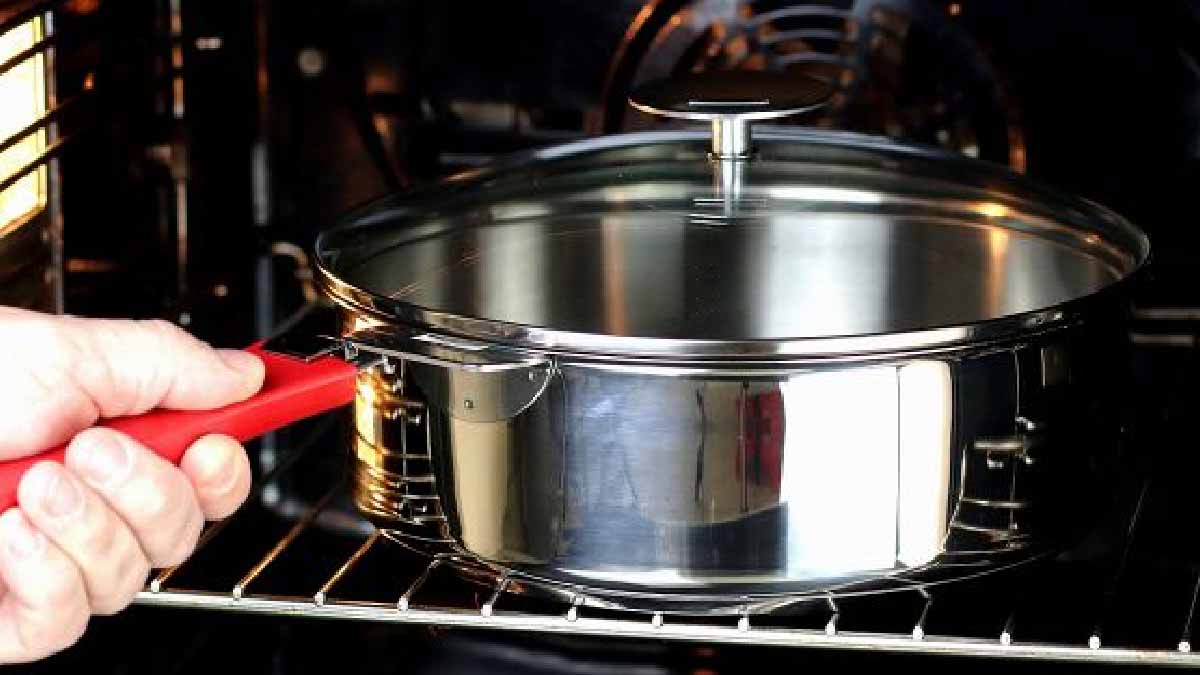 Une grande casserole remplie d’eau suffit pour nettoyer avec efficacité ...