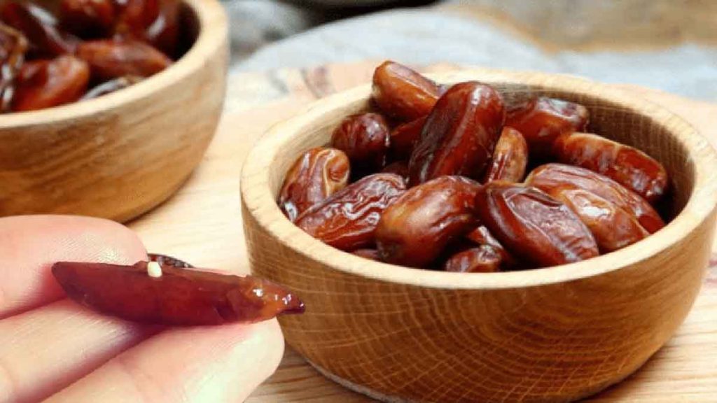Comment faire germer les noyaux des dattes facilement