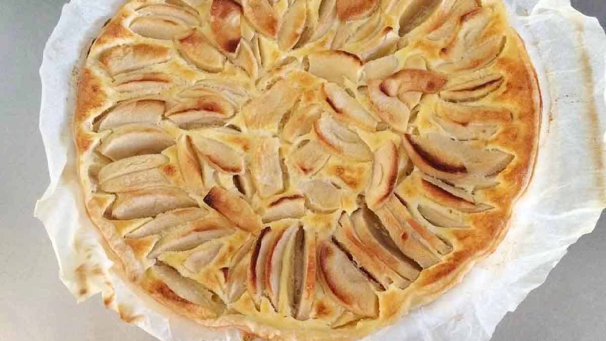 Gâteau aux pommes et à la banane: léger et savoureux