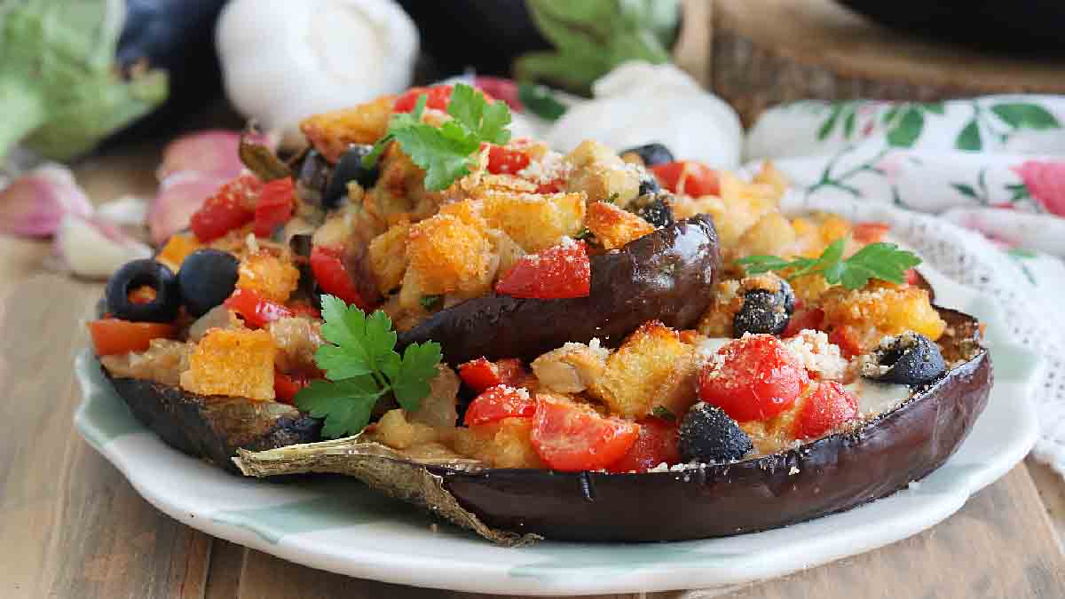 Aubergines farcies aux tomates cerises et au pain: un plat simple ...